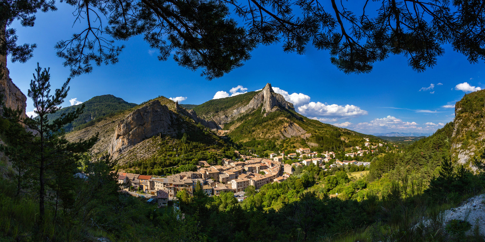 Orpierre | Photothèque Photos & Reportages - Bertrand Bodin Photographe