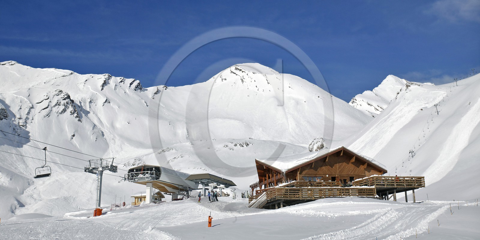 Chalet de Roche Rousse | Photothèque Photos & Reportages - Bertrand ...